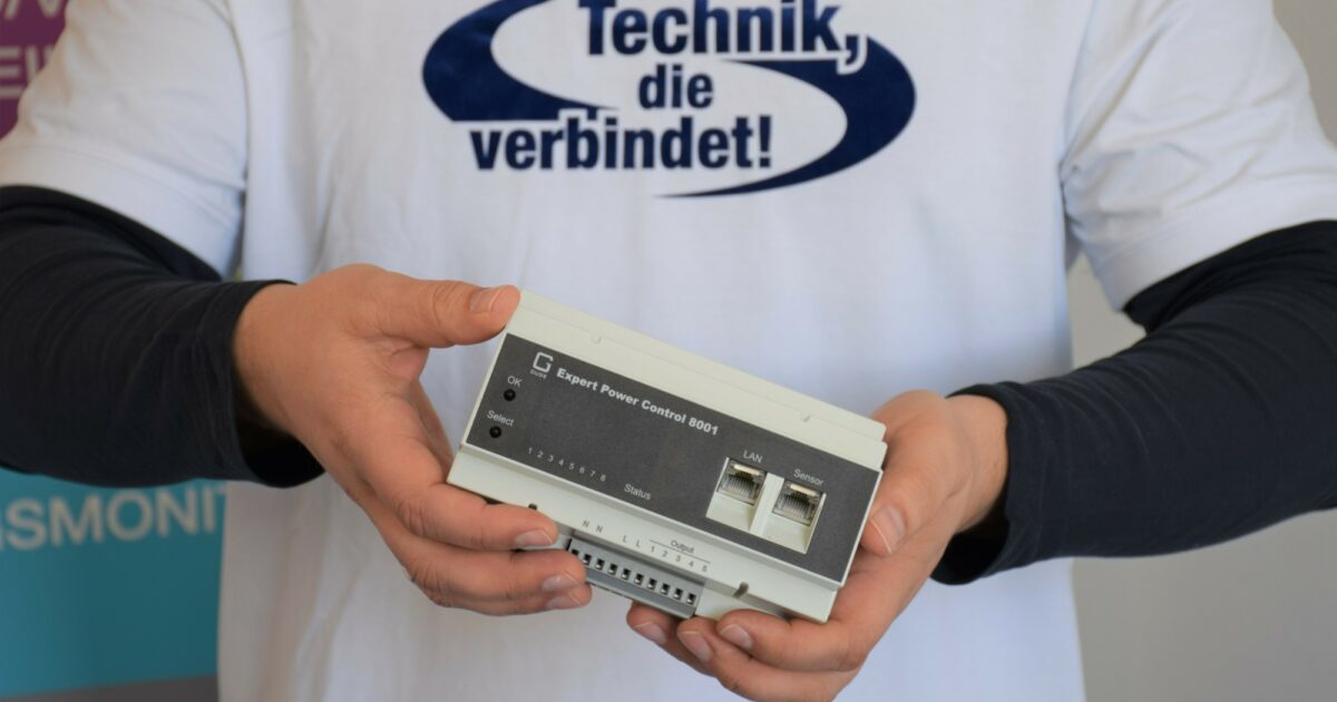 ELEKTROPRAXIS | IP-schaltbare Hutschienen-PDU von Gude