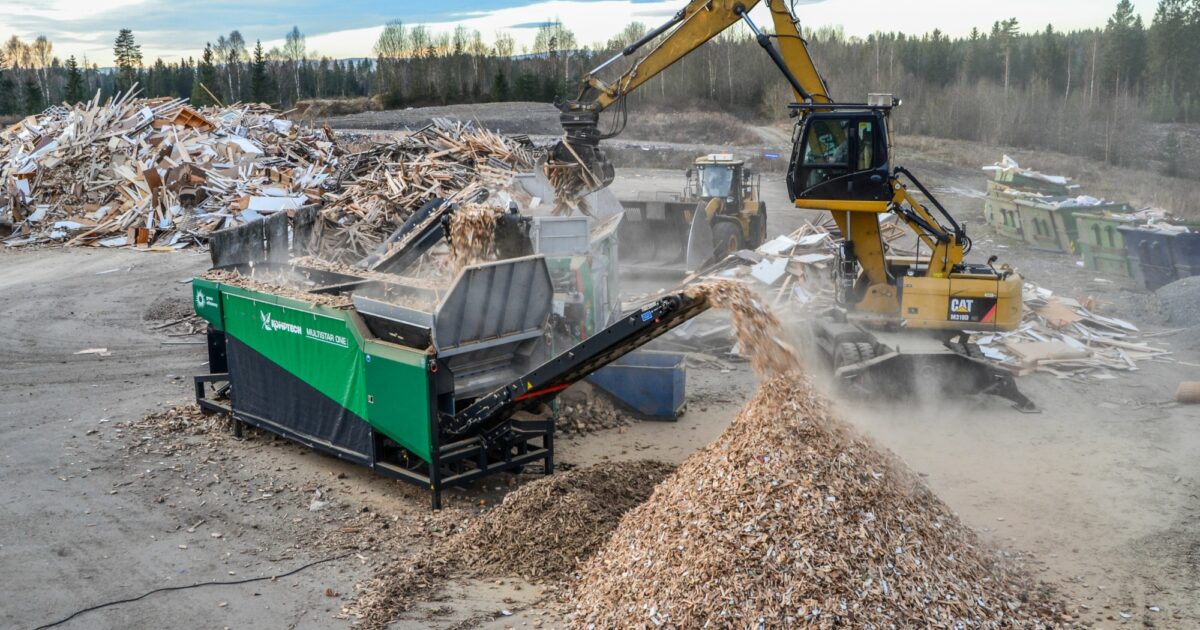 New Mobile Waste Wood Screen from Komptech | WMW